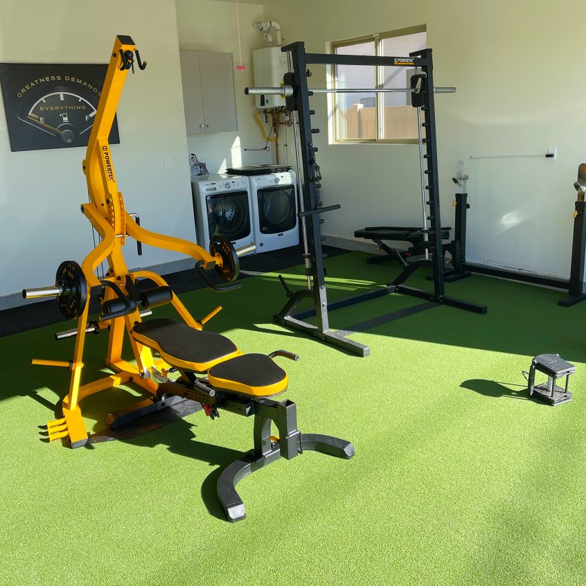A Guide to Installing Artificial Grass in Your Indoor Gym | Smart Turf ...